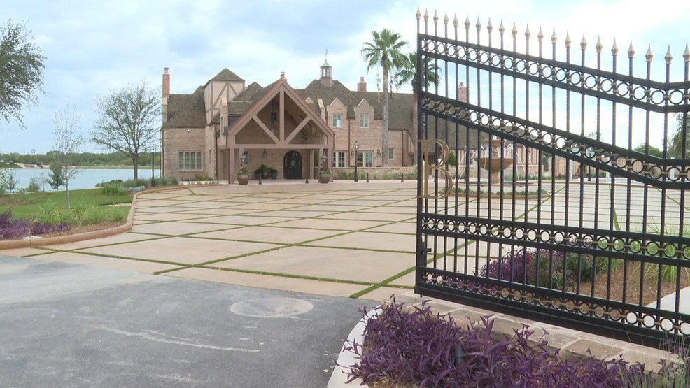 Inside The Red Berry Estate after its transformation into a special ...