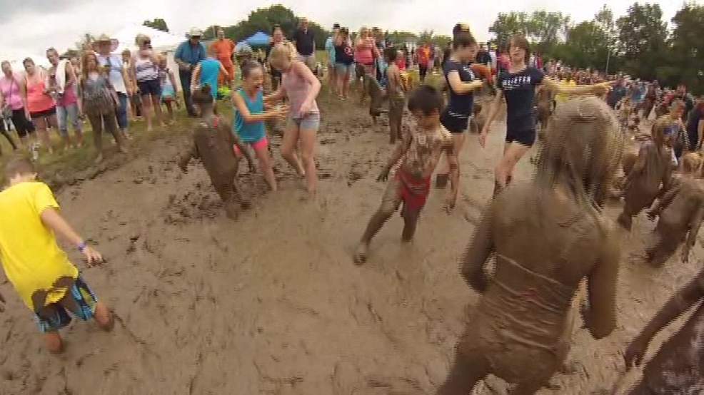 Kids have clean fun at Michigan annual Mud Day | KOMO
